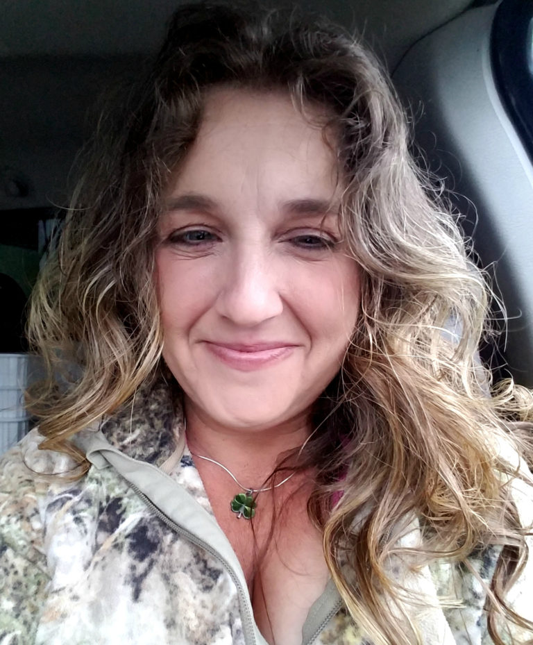 Blueberry Crumble Pie (Homemade Pie Crust) | A Farmgirl's Kitchen